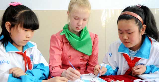 Chinese, Russian Teenagers Exchange Culture in Heihe, China ...